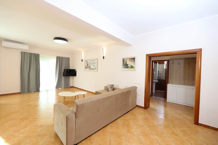 You Are Welcome In Vila Loar - Vlorë