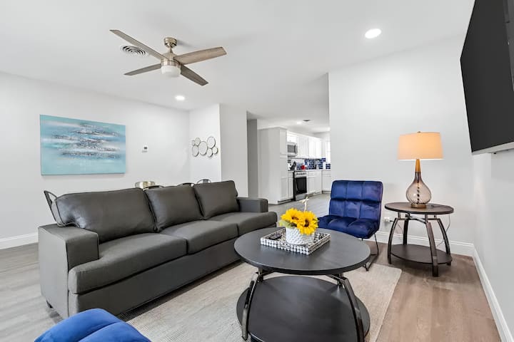 Explore Dfw: 4br Charm & Comfort - Irving, TX