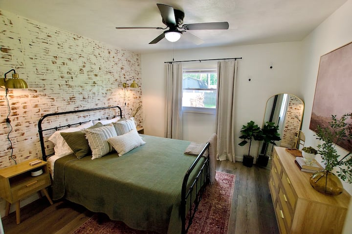 Cozy Duplex With Gym - Elkhart, IN