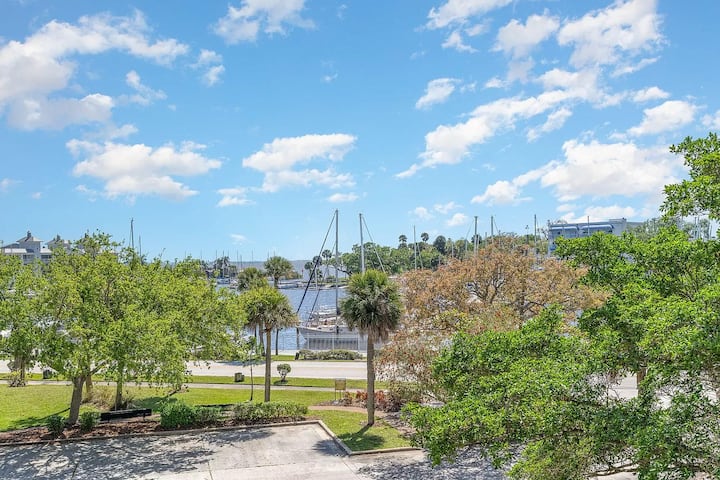 Haven Harbor Getaway - Melbourne, FL