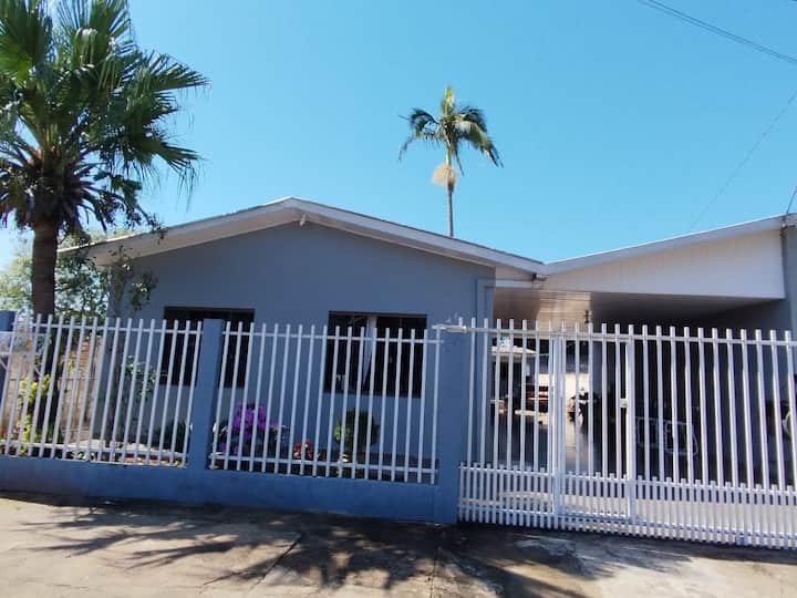 Casa 2 Dormitórios C/ Garagem - Puerto Iguazú