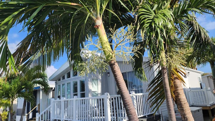 Waterfront Cottage Jensen Beach - Jensen Beach, FL