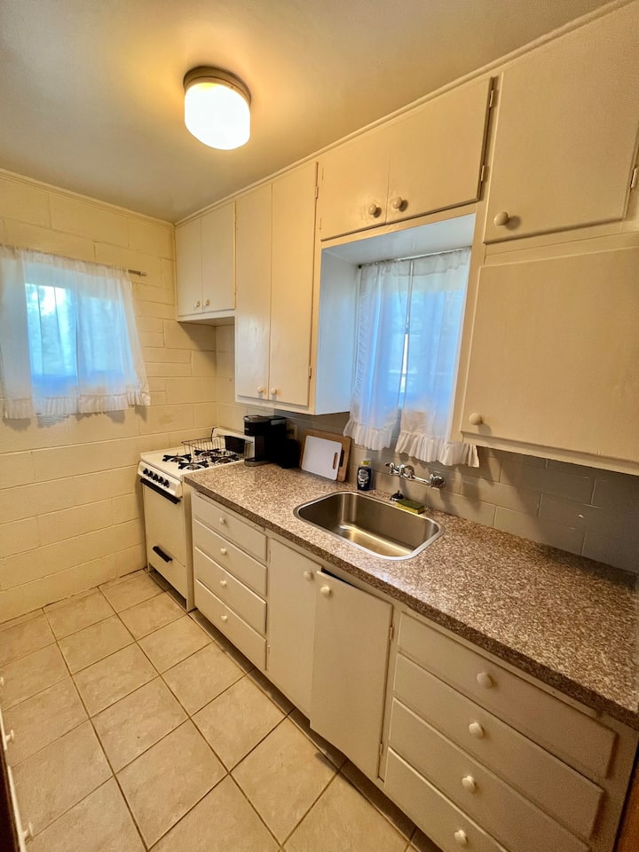 Charming Guest House - Oxnard, CA