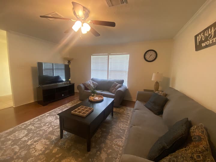 Lg Space Near Texas A&m Campus - College Station, TX