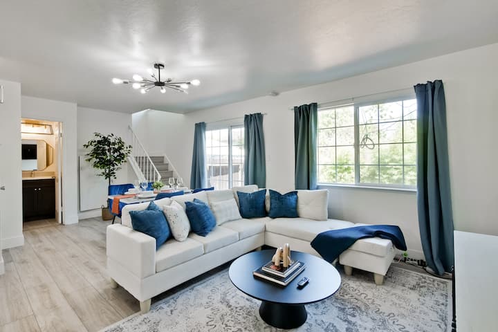 Modern Home | Santana Row | Sj - San Jose