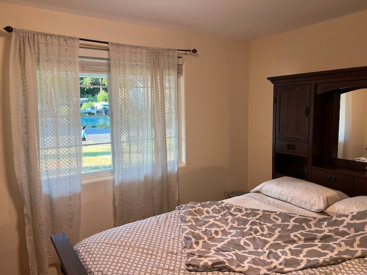 Andy's House-room 2 - Marysville, WA