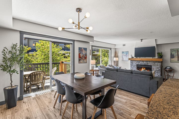 Cozy 3 Bedroom Mountain Escape With Hot Tub - Canmore
