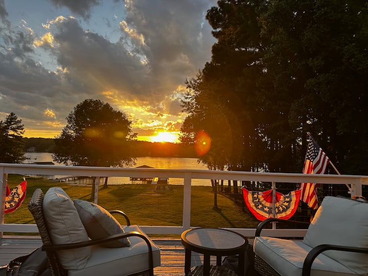 Lakefront, Hot Tub, Dog Friendly - Lake Anna, VA