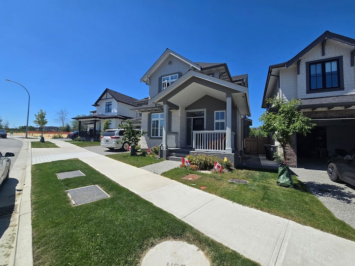 Brand New Suite In Willoughby - Langley