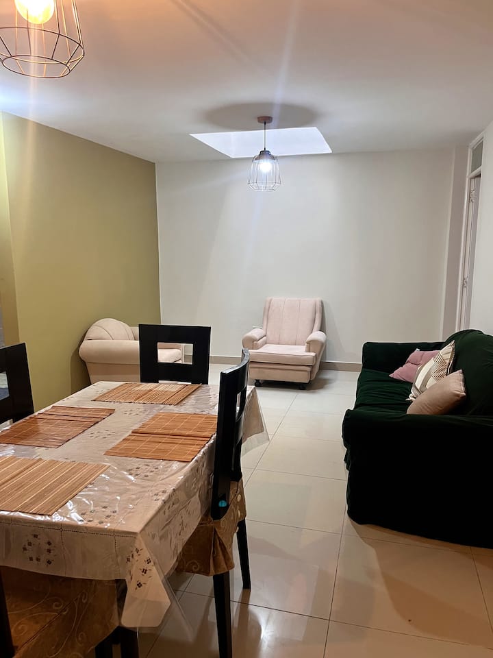 Emerald Apto 2hab, Salacomedor, Wifi, Aguacaliente - Trujillo, Peru