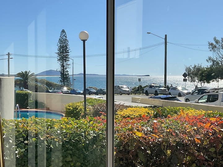 Alex Beachfront Views - Alexandra Headland