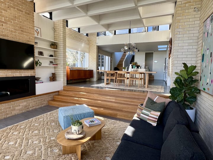 Mid-century Mona Vale, Steps To Beach - Collaroy