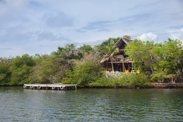 Madreselva Paradise | Isla En Cartagena - Rosario Islands