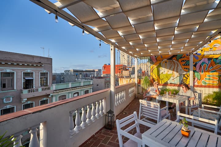 Wake Up In The Heart Of Havana, Terrace & Wifi. - Cuba