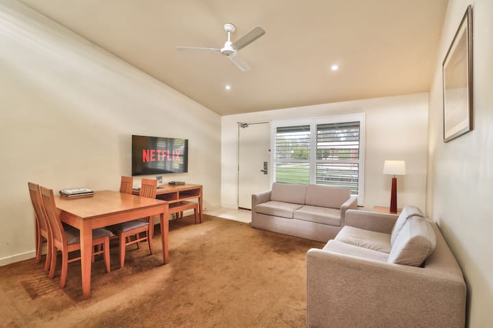 Spacious Deluxe Comfort | Pool, Spa & Sauna - Mansfield
