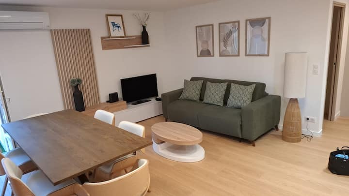 Lovely Old Town Apartment - Nice