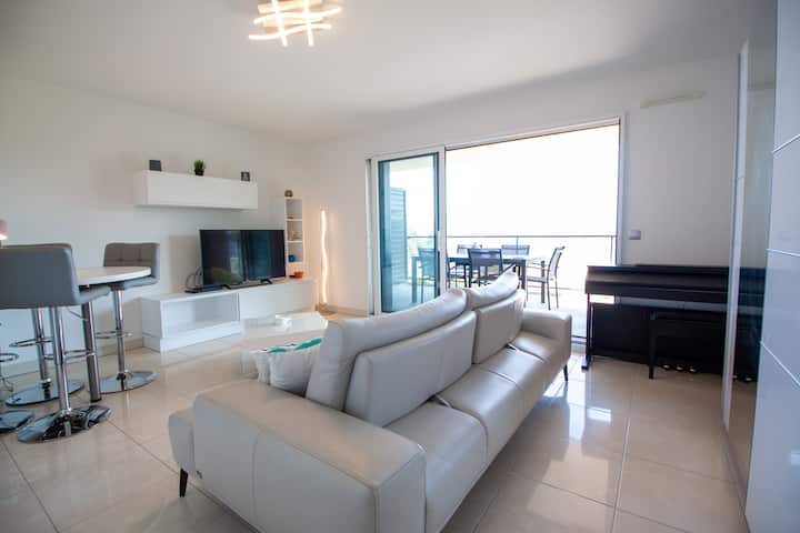 Stylish Beach Front Theoule One Bed With Pool - Agay