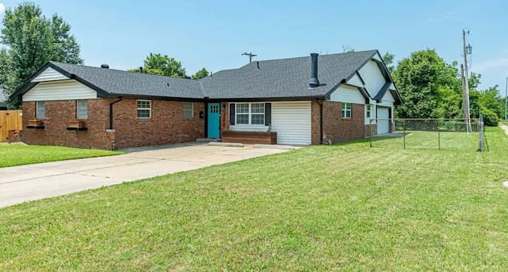 Charming Home In Norman - Norman, OK
