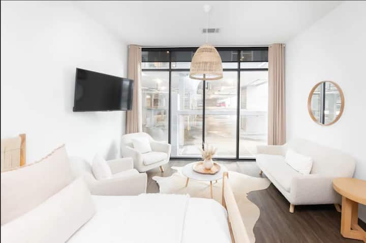 Classy Studio-pool,walk To Bridgestone & Broadway. - Nashville, TN