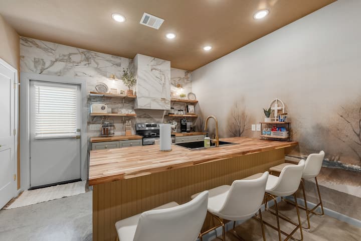 Bright & Cozy 2br Mins To Downtown & Texas A&m Fun - Bryan, TX