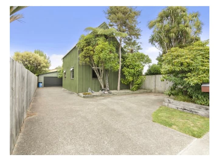 Tuatahi On Krammer - Kaiteriteri