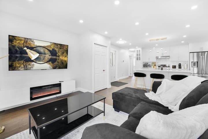 Luxury Estate+renovated 3 Bd+65" Tv+wfh+sleeps 9 - Waterloo, ON, Canada