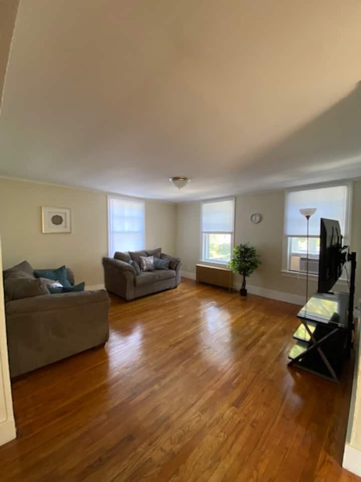 Long-term Gloversville Apt! 3-12 Month Plus Apt #3 - Gloversville, NY