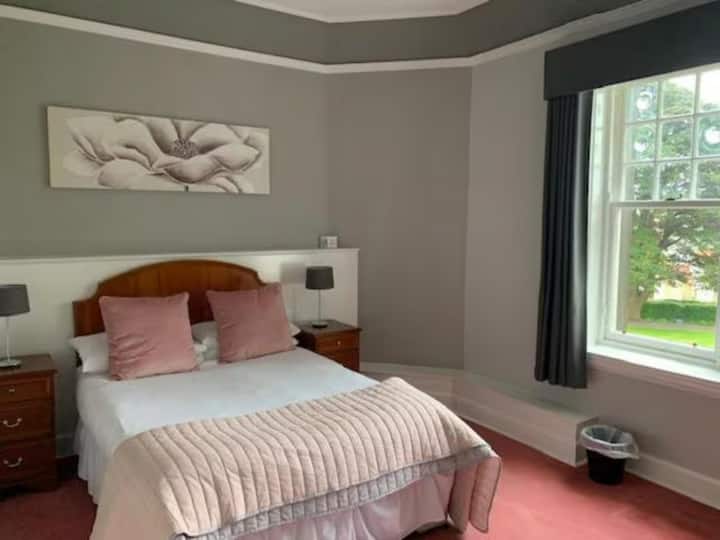 Standard Double Room - Falkirk