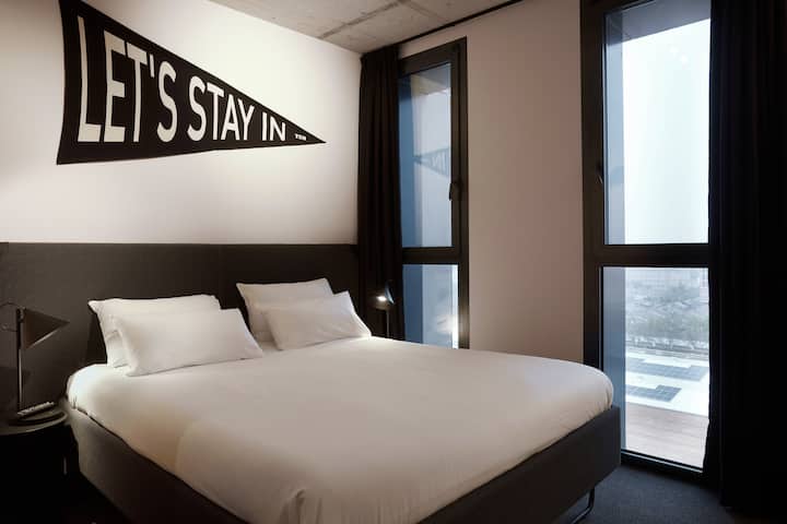 Standard Queen- Extended Stay - Barcelona