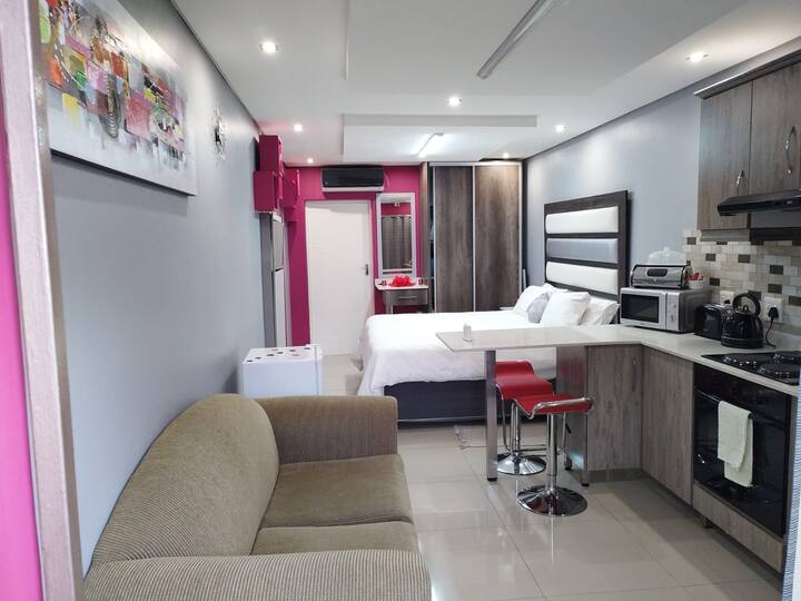 Sanctuary Lodge
Unit 2 - Pietermaritzburg