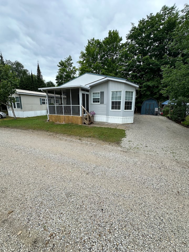 Spacious Family House Trailer Near Sauble Falls - Sauble Beach