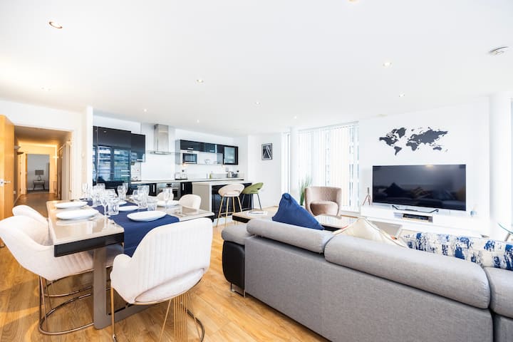 Ross Corner 3 Bed Apartment - Barking