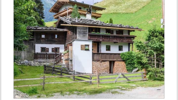 Almzeit Zillertal - Chalet - Finkenberg