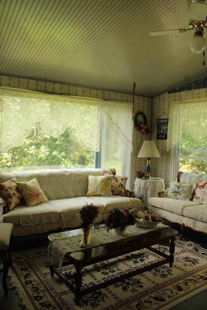 Farmhouse In Wine Country - 세네카 호