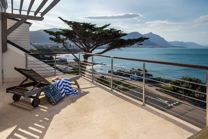 Ocean Gem Close To Cliff Paths - Hermanus