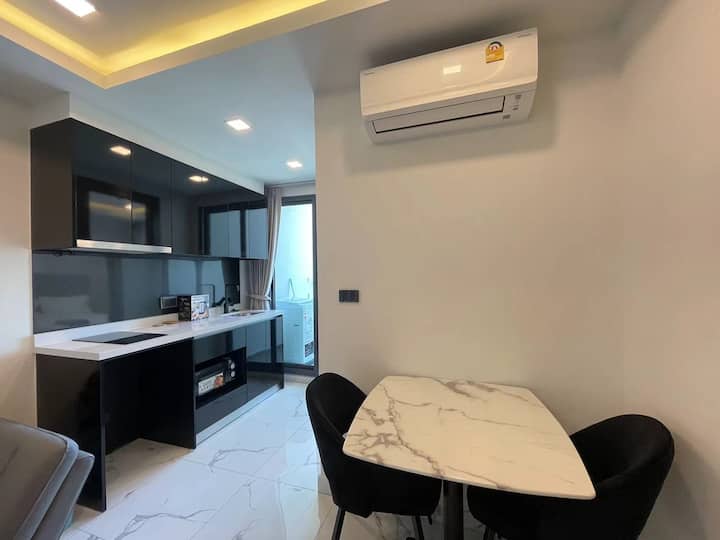 028市区新房/可以做饭洗衣服/24小时安保管家,有超市酒吧 - Pattaya City