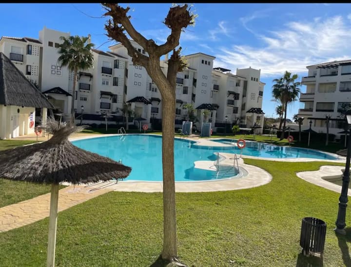 Modern 2br Met 4 Zwembaden & Garage Bij Het Strand - Manilva