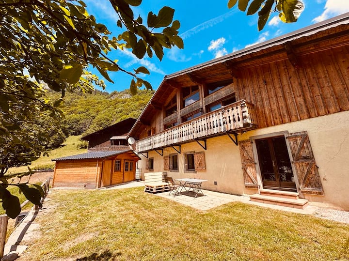 Chalet Montagnard Mitoyen Avec Cheminée - Praz de Lys Sommand