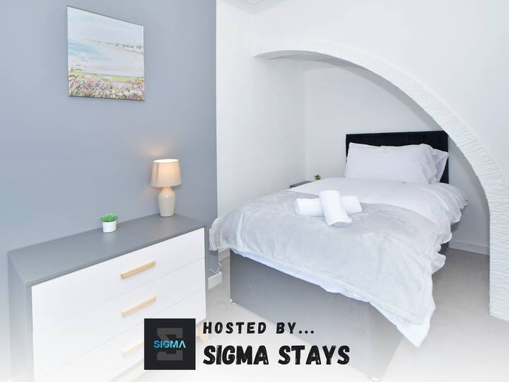 Holt House - By Sigma Stays - Crewe