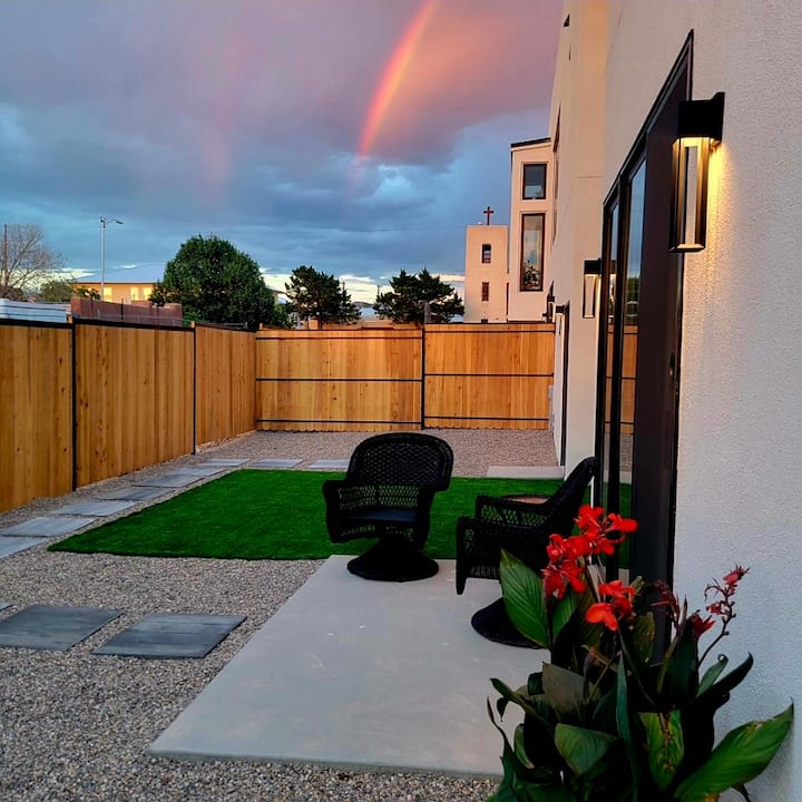 Downtown Vibe, Cozy 2 Bedroom W/car Garage - Albuquerque, NM