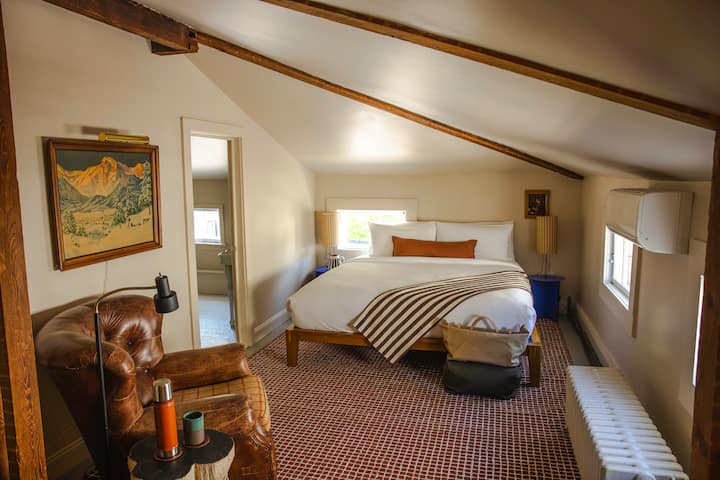 Kingston Carriage House - Poet's Loft - Rhinebeck, NY