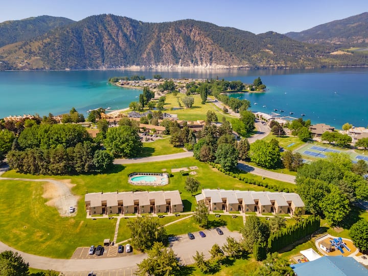 Tennis Village Condo: 2-bed/2-bath Ground Floor - Manson, WA
