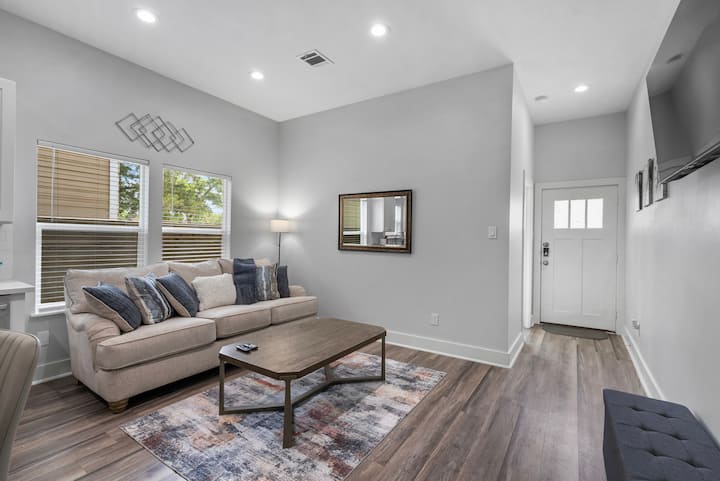 Modern 2br Near Museums&baseball - Houston, TX