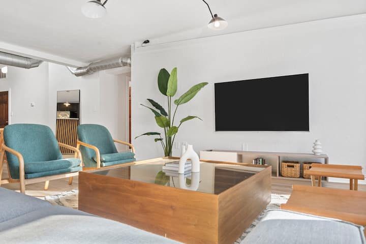 Modern Loft Apartment With Office Space - Springfield, MO