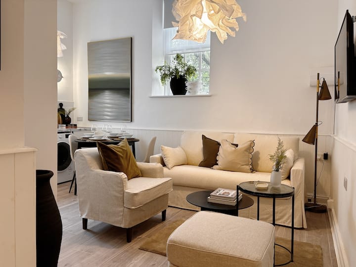 Central Todmorden 2 Bed Apt - Hebden Bridge