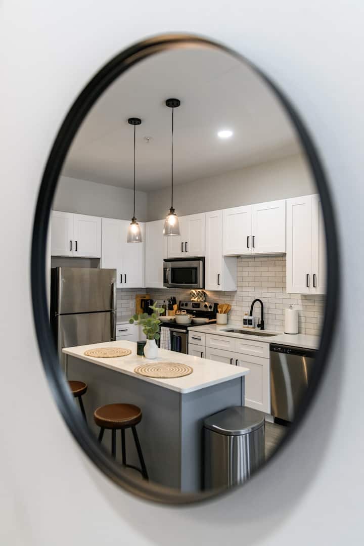 Urban Retreat L Central L Free Park L Pool/gym - Dallas, TX