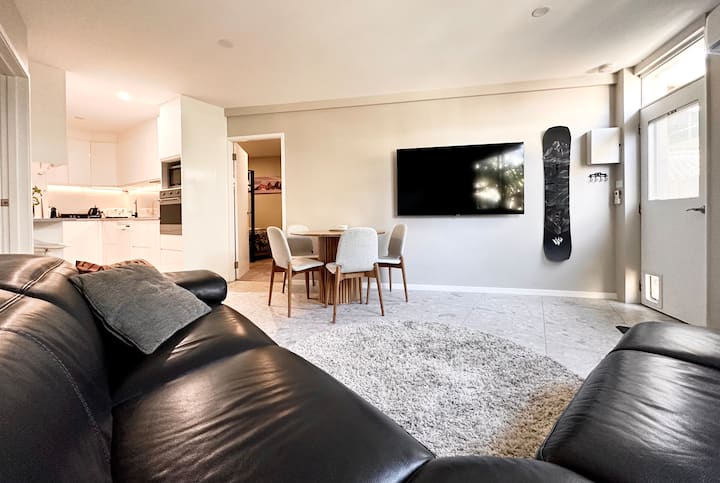 Full Circle 2 Bedroom Heated Floor Garden View - Jindabyne