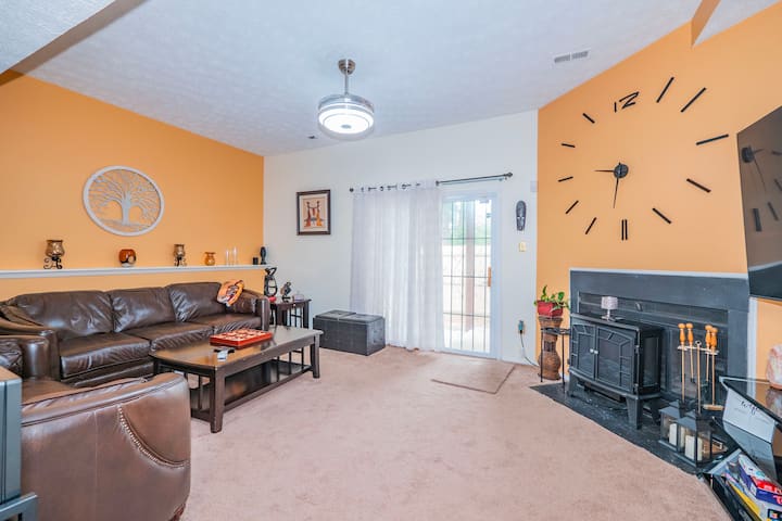 1bedroom Newly Renovated Basement Suite W/ Parking - Largo, MD