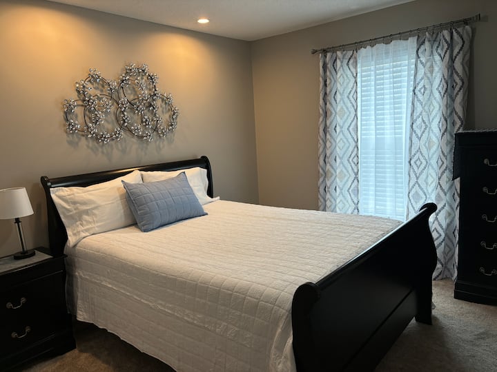 Bedroom W/shared Bath - Greer, SC