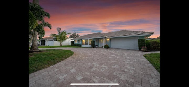 Luxurious 4-br Home W/ Heated Pool & Golf Views - Palm Beach Gardens, FL